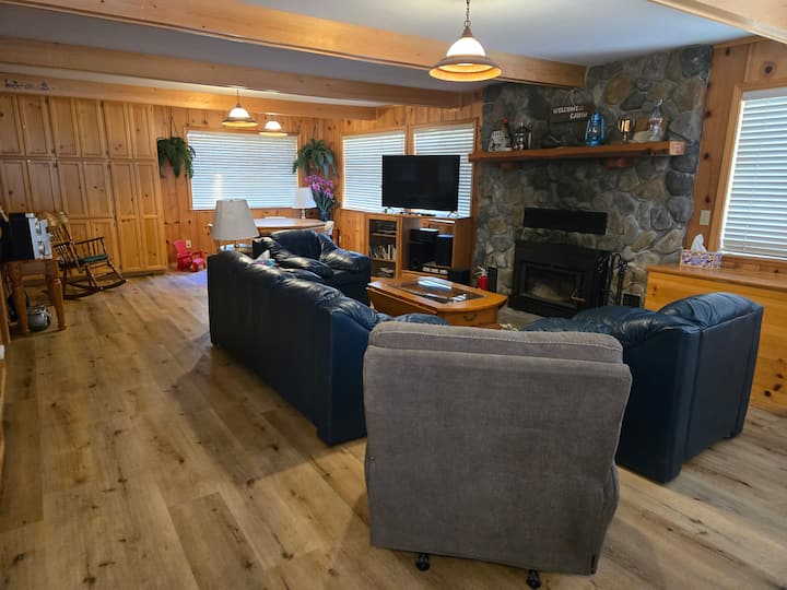 Mally's Large Home Walk To Town, Lake, & Golf - Sonora, CA