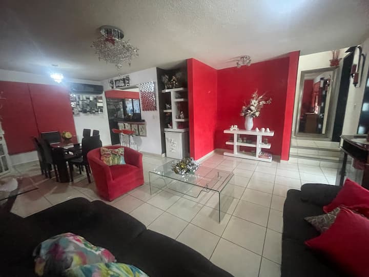 Casa De Los Pájaros/ Con Estacionamiento, A/c - Tuxtla Gutiérrez