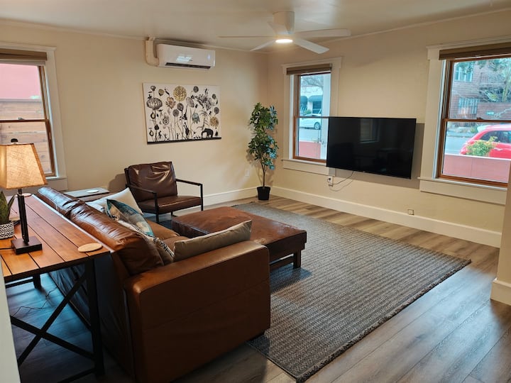 Spacious Midtown Haven-very Walkable, 2026 Remodel - Sacramento, CA
