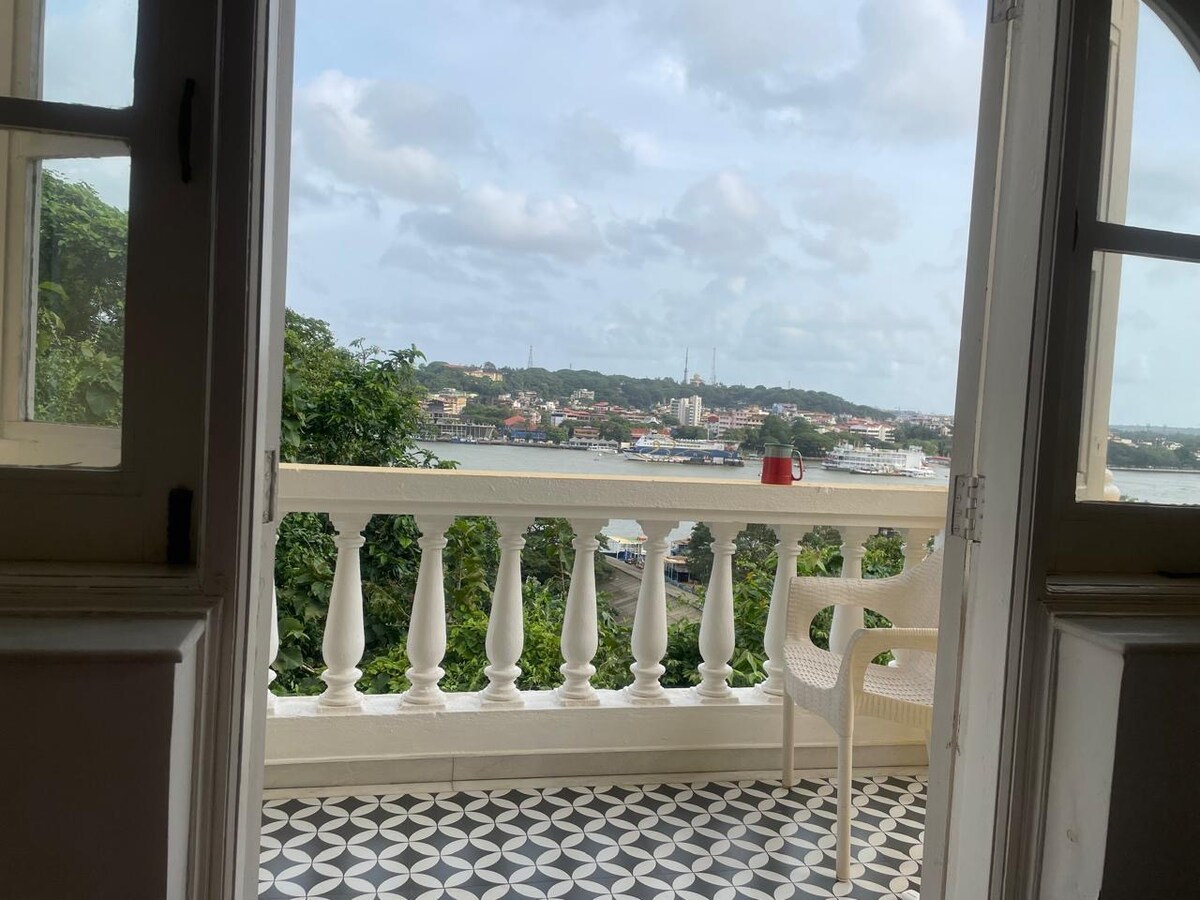 Hermosa casa frente al río - Casas en renta en Reis Magos, Goa, India ...
