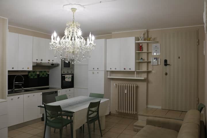 Central Comfort | 2br + Sofa Bed | City Centre - Monza