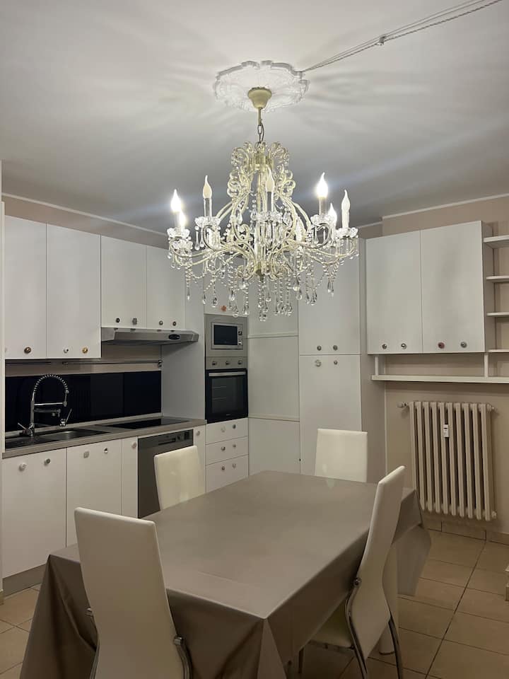 Central Comfort | 2br + Sofa Bed | City Centre - Monza
