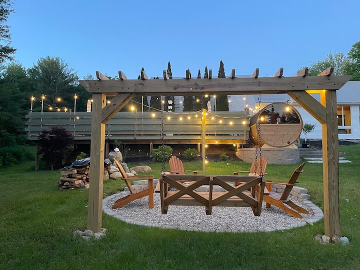 1840 Meredith Farmhouse W/ Outdoor Sauna & Pool - New Hampshire (State)