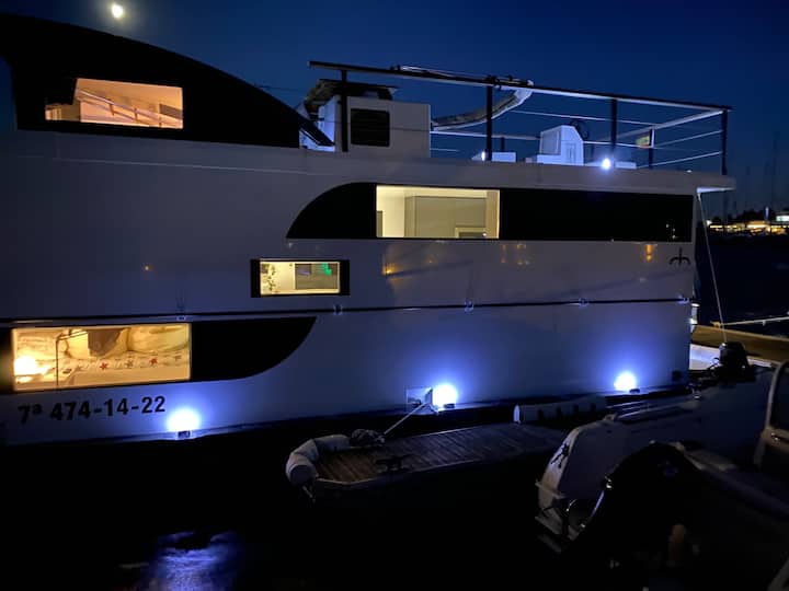 Gaudeix D’una Nit Magica Al Mar - Sant Carles de la Ràpita