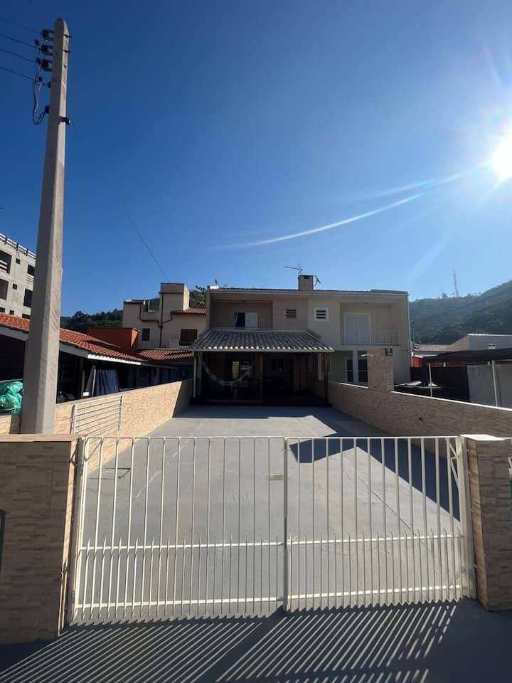 Casa Em Governador  Celso Ramos - Governador Celso Ramos