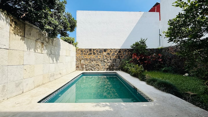 Casa Con Alberca De Calefacción Solar - Cuernavaca