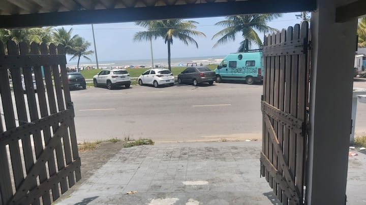 Casa De Praia Pé Na Areia Frente Para O Mar - Peruíbe