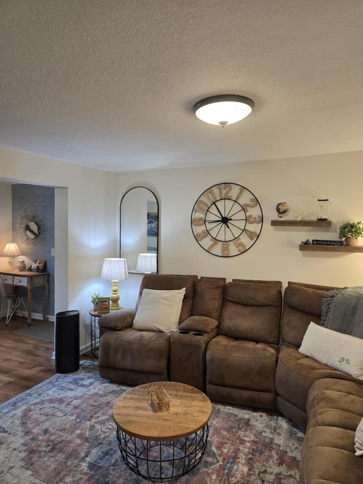 Cozy And Spacious  " The Ugly Duck" Abingdon - Abingdon, VA