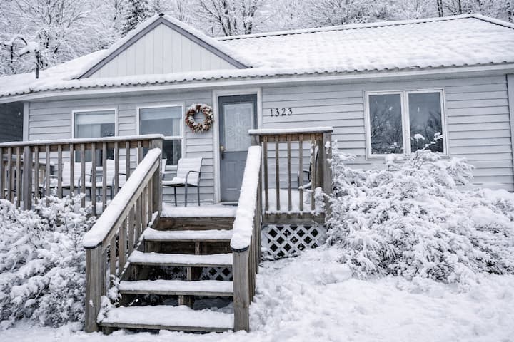 Snowmobile Basecamp Near Trails, Gas & Parking - Munising, MI