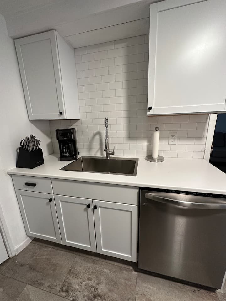 Charming Warrensville Hts Rehab - Shaker Heights, OH