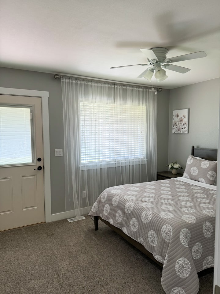 Wasilla Studio - Lake Lucille, Wasilla