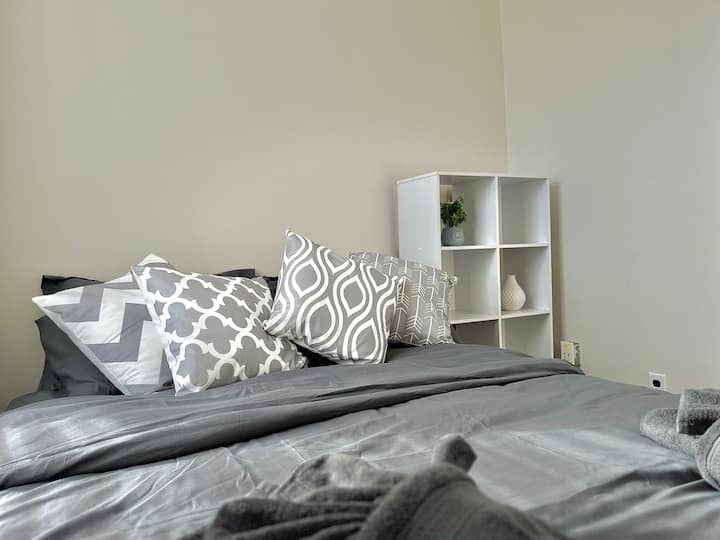 St Boniface | Central | 2 Bed | Parking - Winnipeg