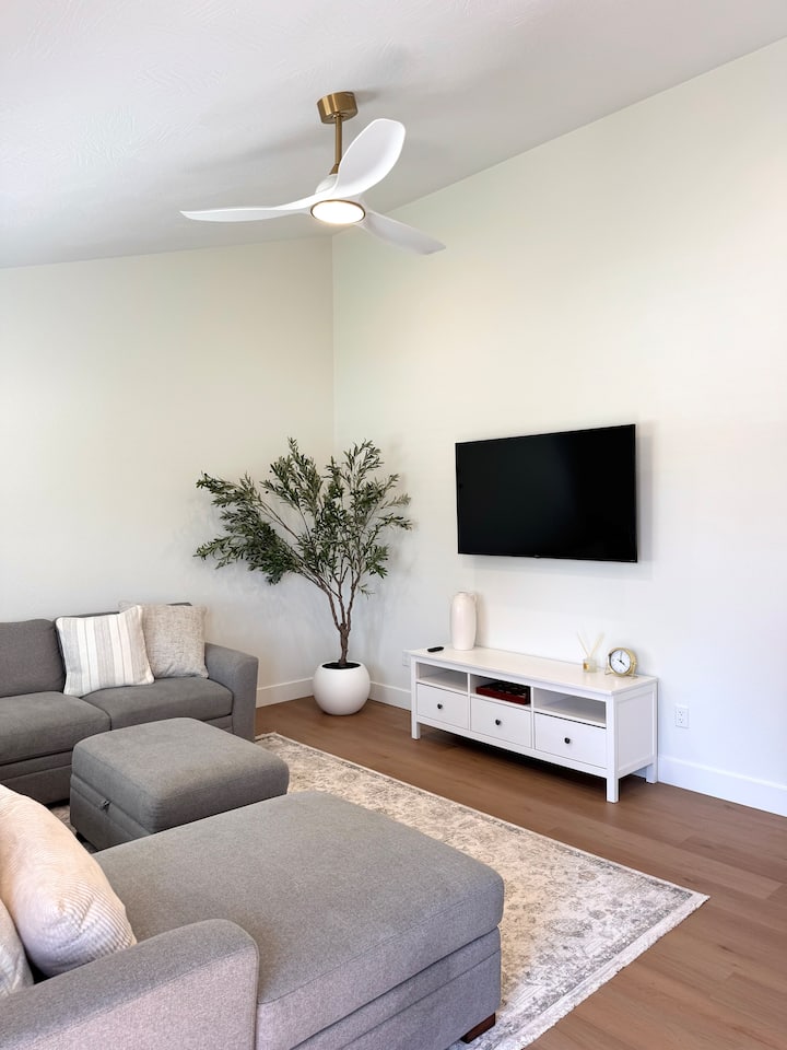 Home In Ozark Near The Finley, Newly Remodeled ! - Ozark, MO