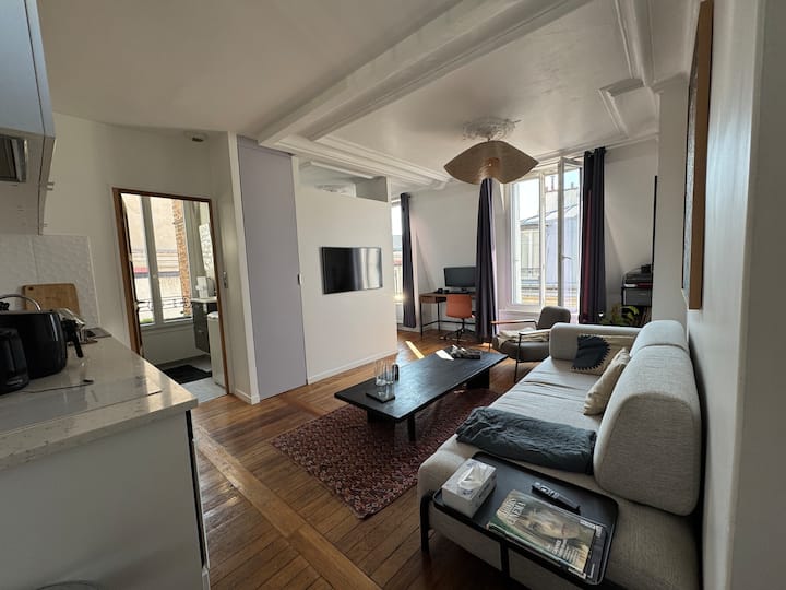 Elegant Appartement Sous Les Toits Du 11eme - Paris