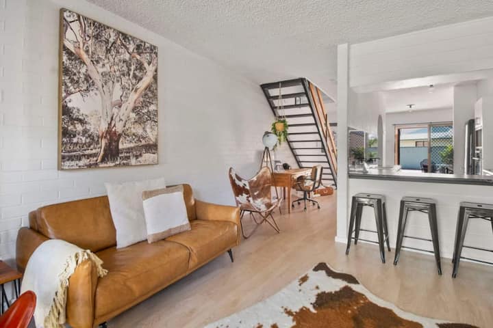 Luxury By The Lagoon. Water Views. 3 Min To Cbd. - Wagga Wagga