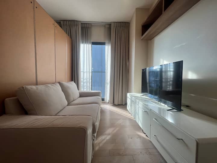 Studio Connected To Bts Thonglor - Bangkok