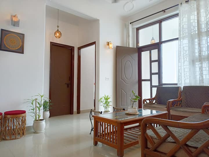 Beautiful Ganga View Apartment Near Luxman Jhula - Rishikesh