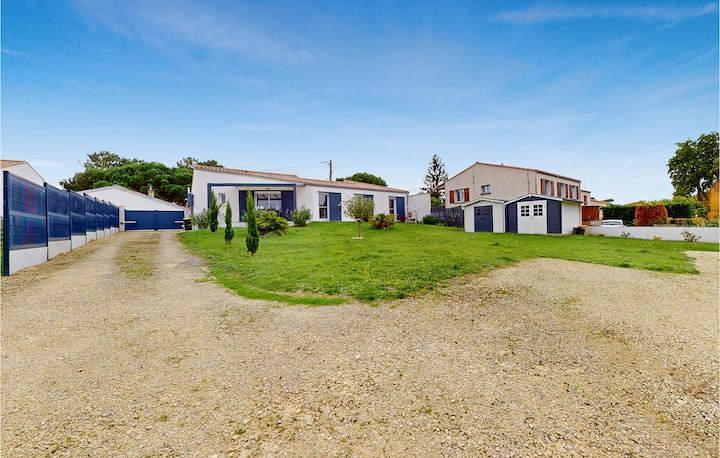 Stunning Home In La Tremblade With Wifi - Ronce-les-Bains