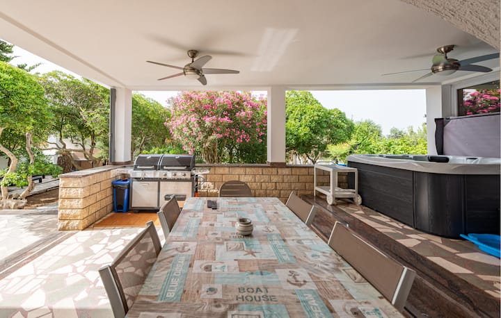 3 Bedroom Lovely Home In Povljana - Vir
