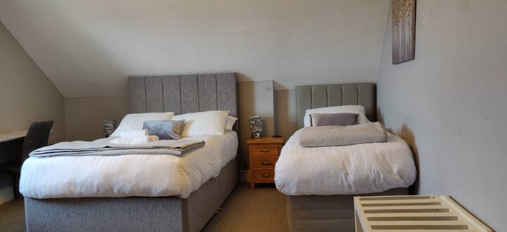 Family Room - Sleeps 3 With En-suite. - Aberystwyth