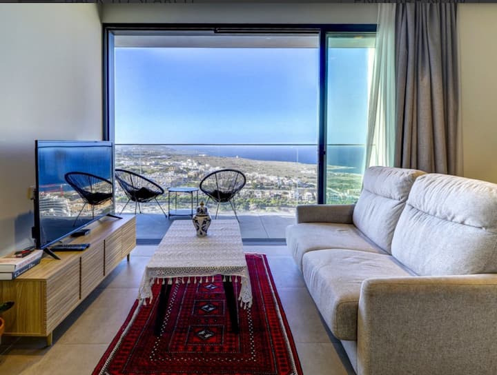 Mercury Tower Suites
With Pool Access - Malta