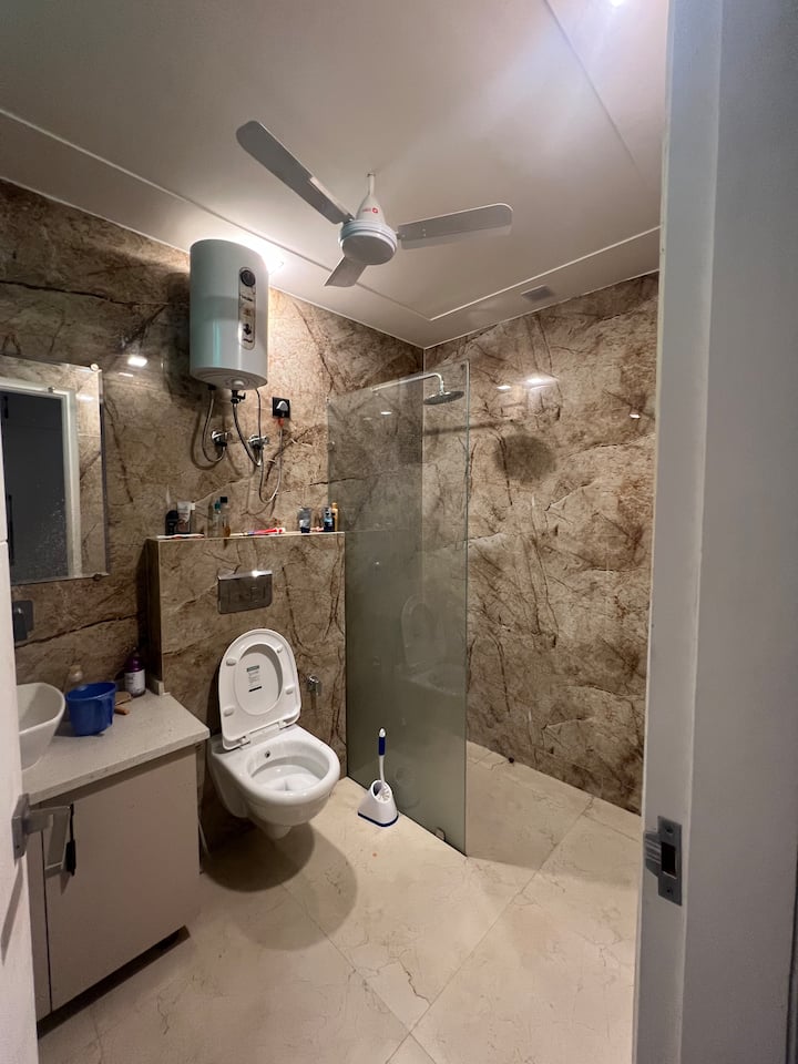 One Bed Room With Attached Washroom - Faridabad