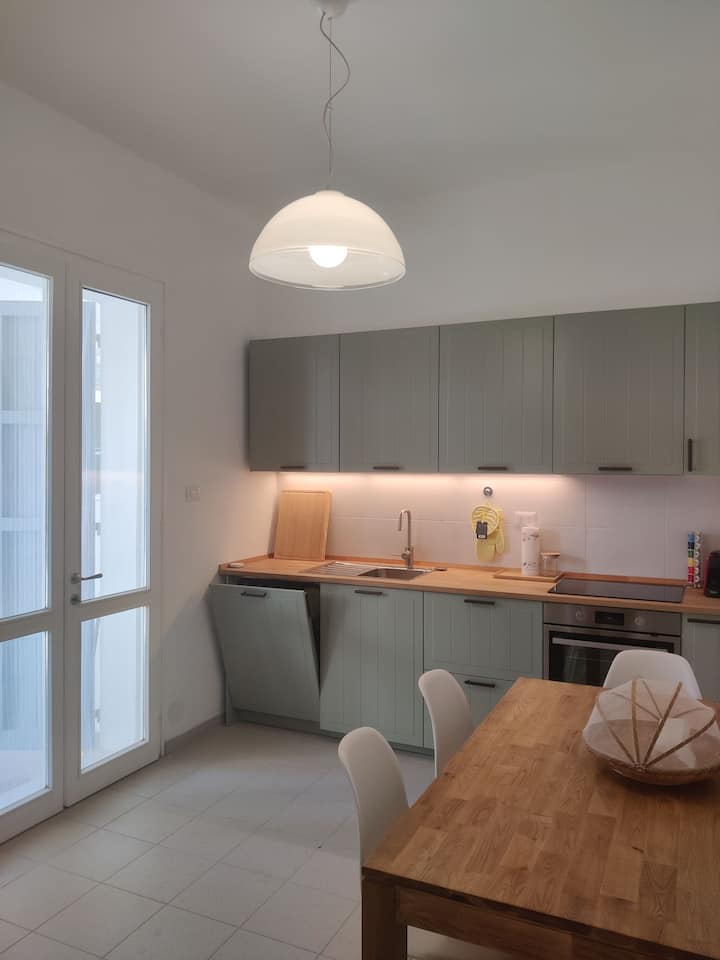 Fully Renovated Beach Apartment - Rimini