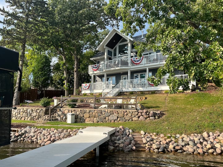 Newly Renovated Lakehome! Private Hot Tub+sauna! - Kettle Moraine State Forest, Whitewater
