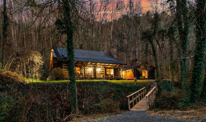 Private Cabin Sleeps 10 Pet Friendly - Walland, TN