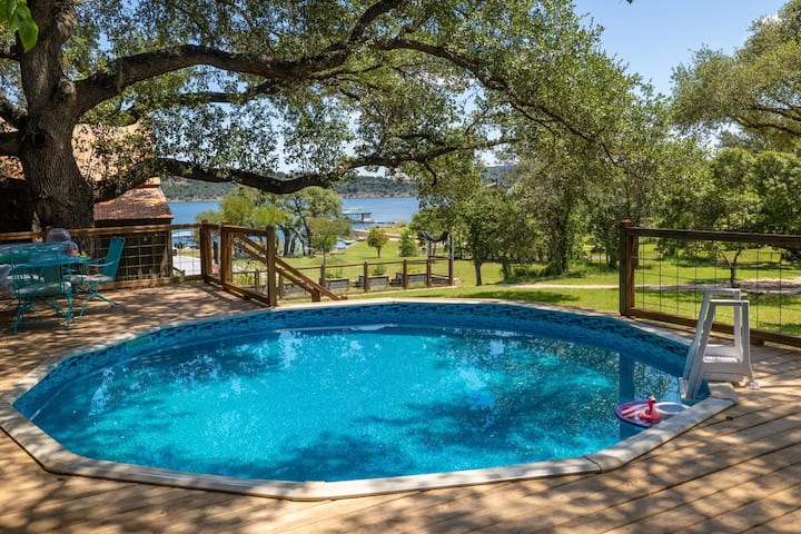 Serenity Awaits At Our  Lake Front Cabin W/pool - Lake Travis, TX