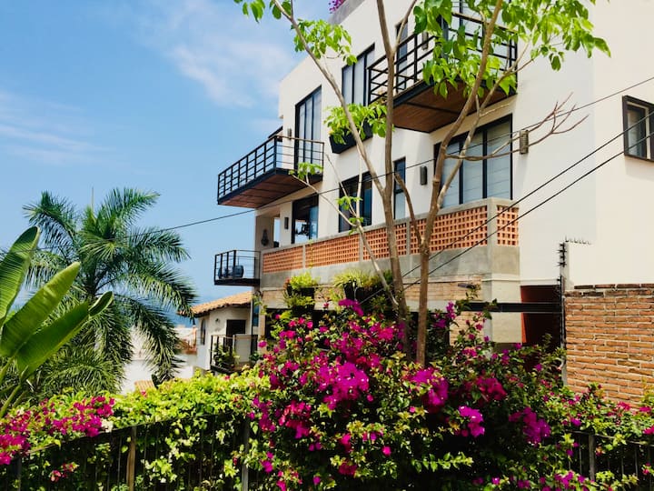 Ocean-view Luxury Condominum Iturbide Centro - Puerto Vallarta