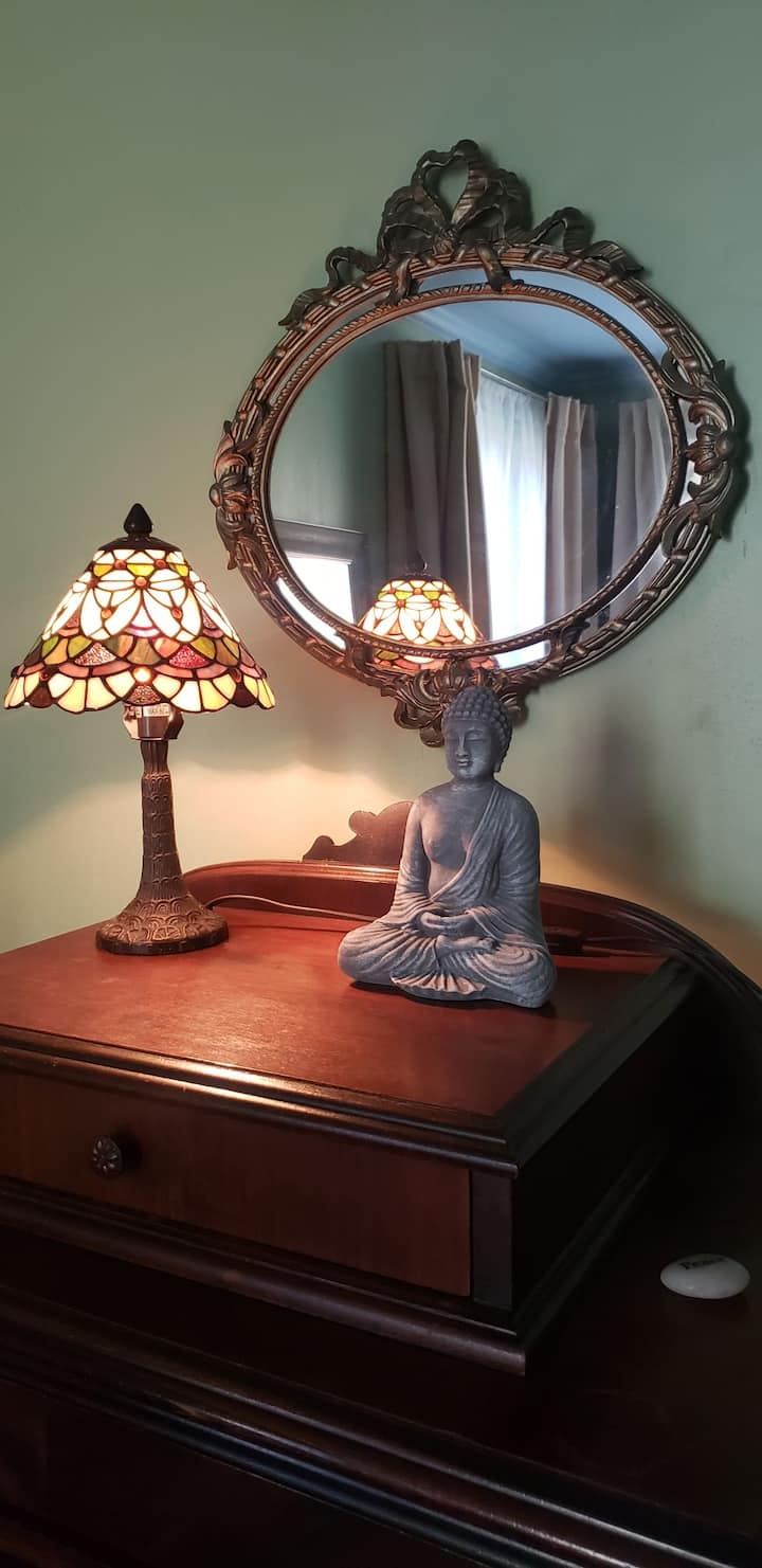 The Sanctuary Guesthouse "Peace" Room - Jim Thorpe, PA