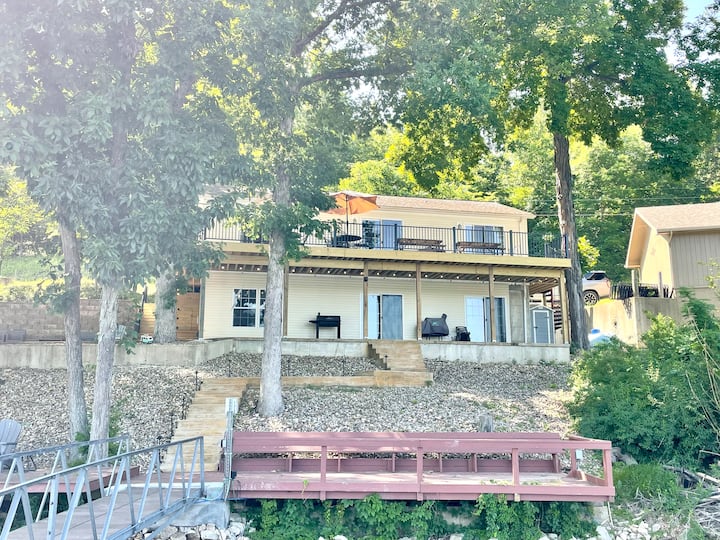 Peony Road Lakehouse - Gravois Mills, MO