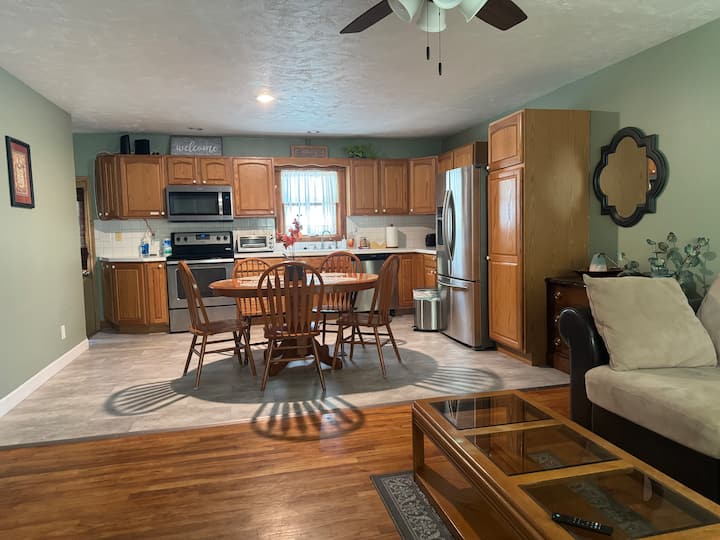 Spacious Home Central-lincoln. Key Less - Lincoln, NE