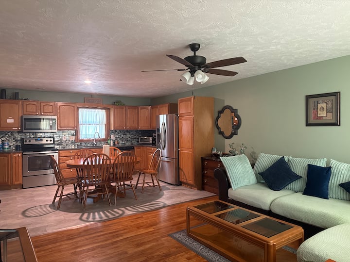 Spacious Home Central-lincoln. Key Less - Lincoln, NE