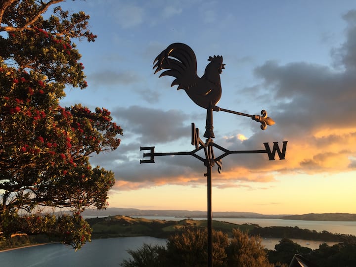 Hilltop Haven With Epic Sea Views And Birdsong - Waiheke Island