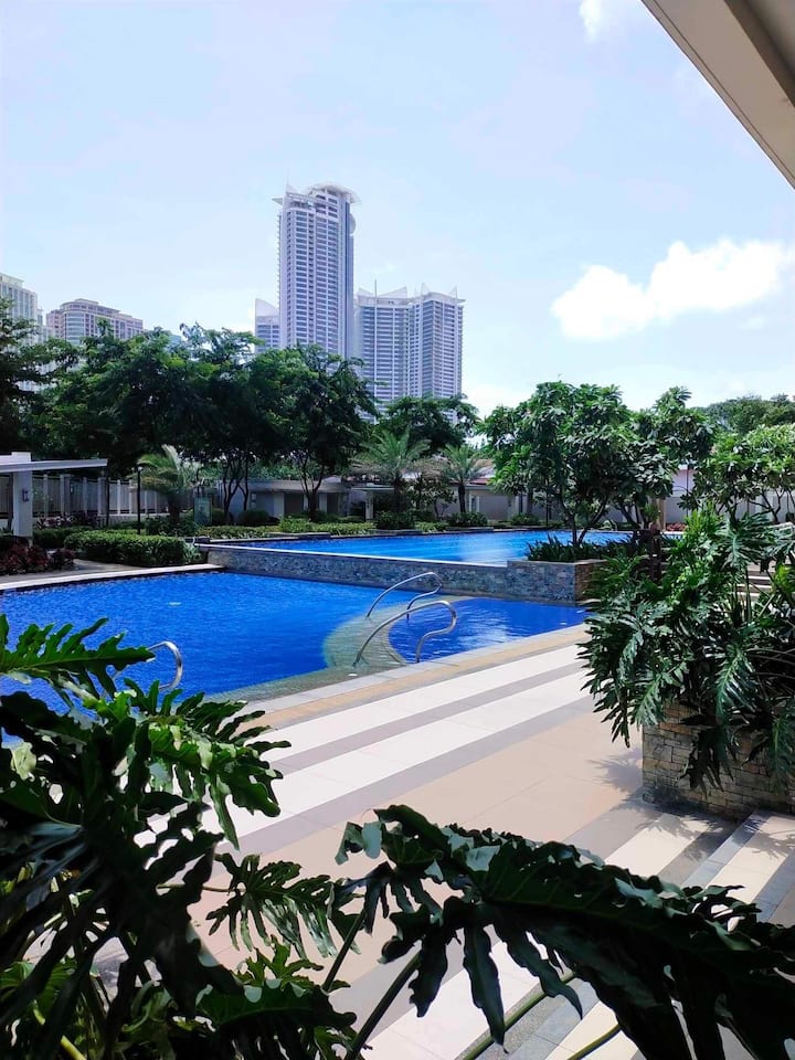 Chic Retro-scandi, Steps From Rockwell, Makati - Makati