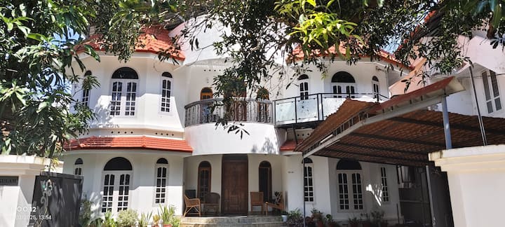 The Radiant -By Arattukulam Homes-near Amrita Hosp - Kochi