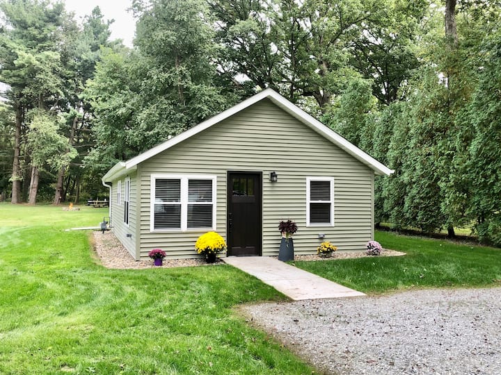 Hobart-2 Bed-hot Tub-private-near Hospital & Hwy - Merrillville, IN