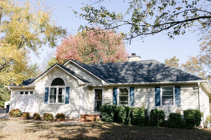 Peaceful Neighborhood Retreat - Athens, GA