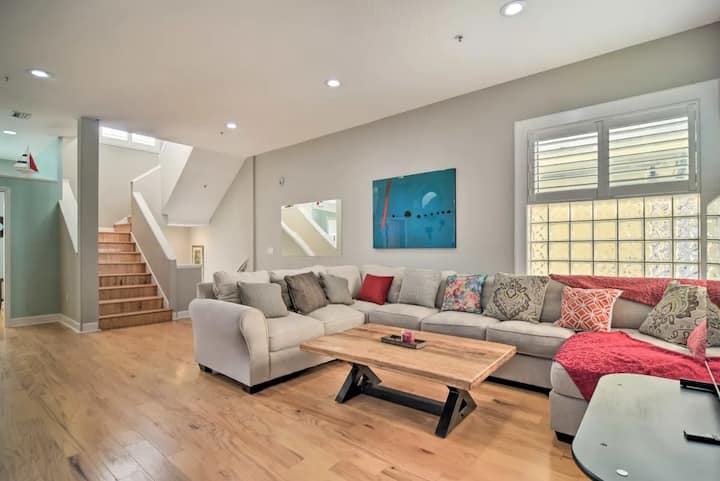 Coastal Sea Side Townhome - Clearwater, FL