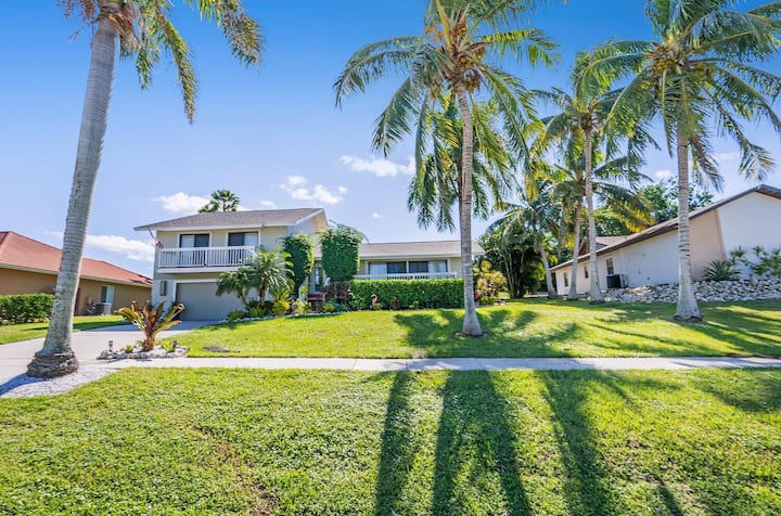 Coastal 3 Bed 2 Bath Beach Oasis - Marco Island, FL