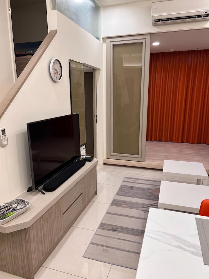 歡迎育樂！18樓/2房/2床/1衛/1廚 Exclusive Space ， 緊鄰一中街夜市 - Taichung City