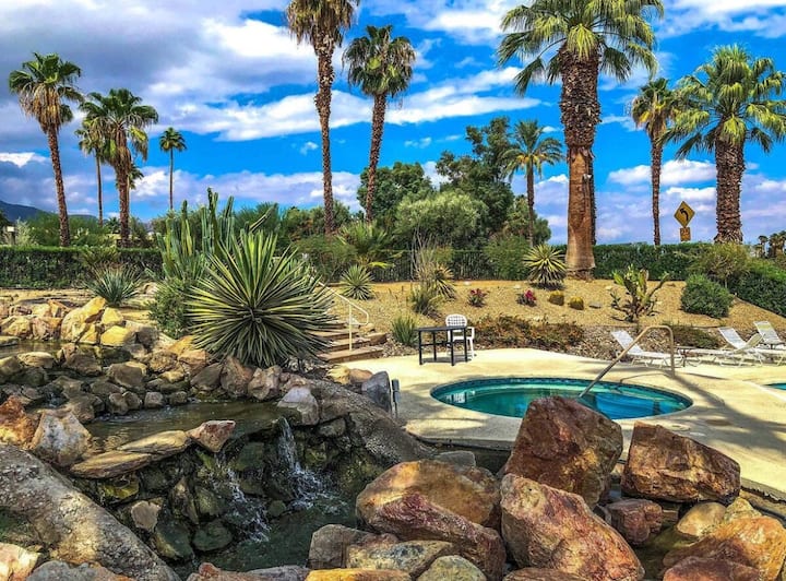 Patio junto a la piscina de Palm Springs - Casas en renta en Palm ...