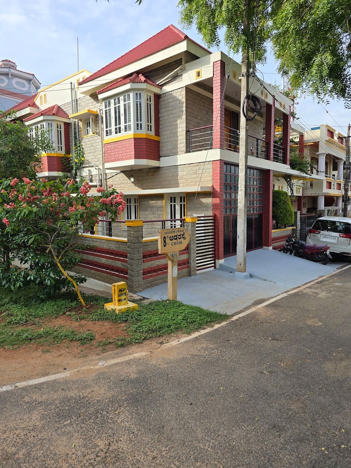 Lively Duplex Home In Vijaynagar - Mysuru