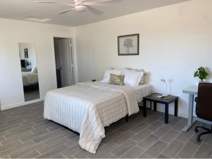 Private Clean & Safe Studio - Barstow, CA