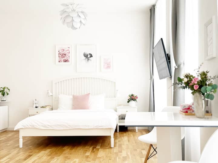 Elegant Studio With Old Town Vibes - Prague