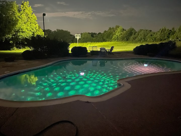 Granbury Family Getaway - Granbury, TX