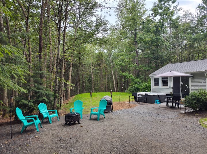 Hot Tub! Spring Time! Berkshires! Dog-friendly! - The Berkshires, MA