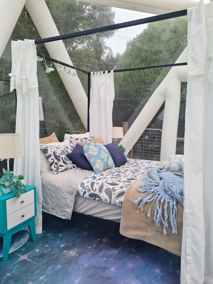 Gaia With Stars - Kingscote